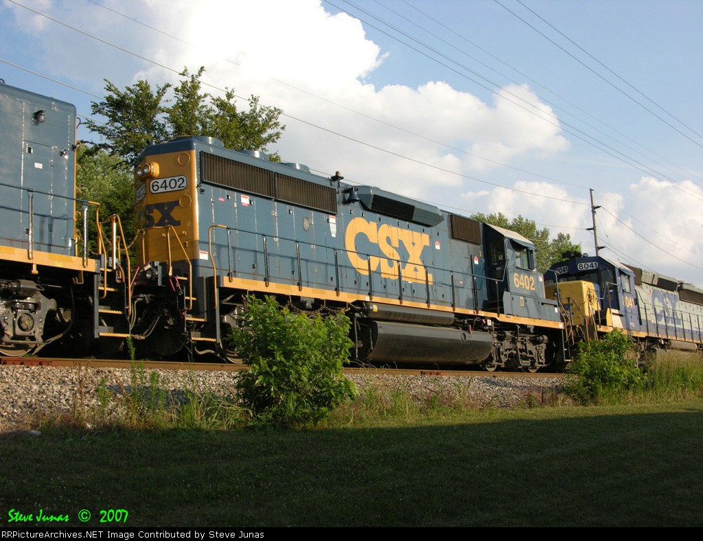 CSX 6402 Q525